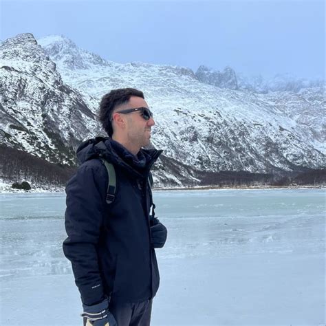 Ariel Arielarriola Threads Say More