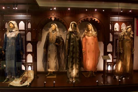 صفية بن زقر أيقونة فنية سعودية وضعت اللبنة الأولى للفن التشكيلي