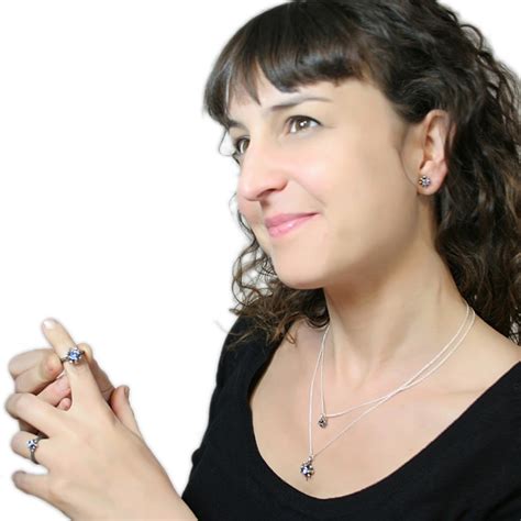 Vee Ring Buy Online Jewelry At Meritomasa