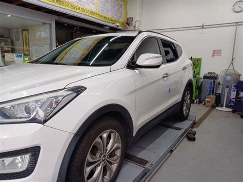 싼타페dm 자동차 운전석 차 문이 잠겨서 안에서와 밖에서 모두 열리지 않음차 문 잠금장치 도어록 고장 수리자동차 문이 안쪽과 바깥쪽에서 안 열림차 문 도어락 고장 수리