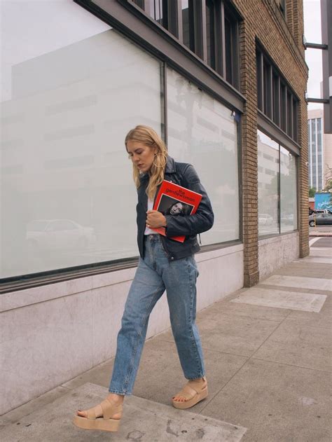 Reading Material Taylr Anne Style Inspiration Winter Comfy Fashion Stylish Fashion