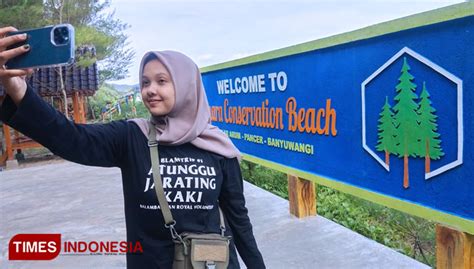 Indahnya Pantai Cemara Pancer Banyuwangi Times Indonesia