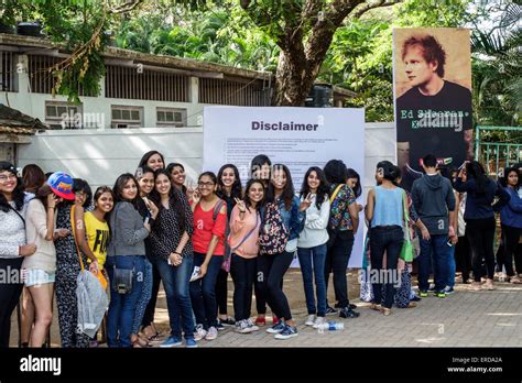 Mumbai Warteschlange Fotos Und Bildmaterial In Hoher Auflösung Alamy