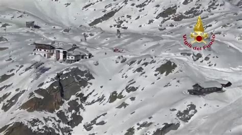 Incidente Alla Funivia Di Macugnaga Evacuati I 100 Escursionisti Bloccati Sei Feriti