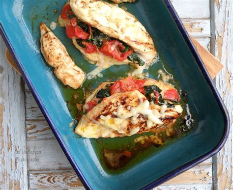 Вкуснотека Пилешко филе със спанак и чери домати