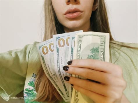 Money Looks Good In My Hands Goddess Lucy Spanks Official Photos