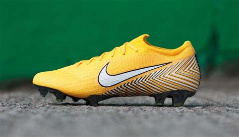 Neymar Shoes 2022 Gold