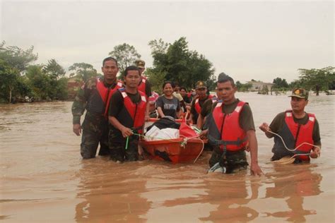 ប្រជាពលរដ្ឋ២៨គ្រួសារ រងគ្រោះដោយ ទឹកជំនន់ នៅភូមិបួរ ស្រុកភ្នំព្រឹក ខេត្តបាត់ដំបង Khmerload