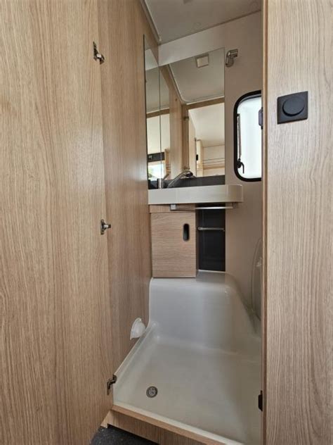 ADRIA AVIVA PY MALA KOMAPAKTNA