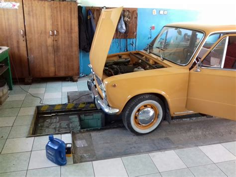 Заміна масла в двигуні — Lada 2101 12 л 1977 года плановое ТО