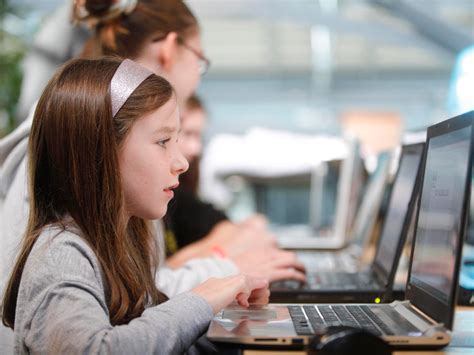 Coder Girl Hack Day Introduces Young Girls To Technology