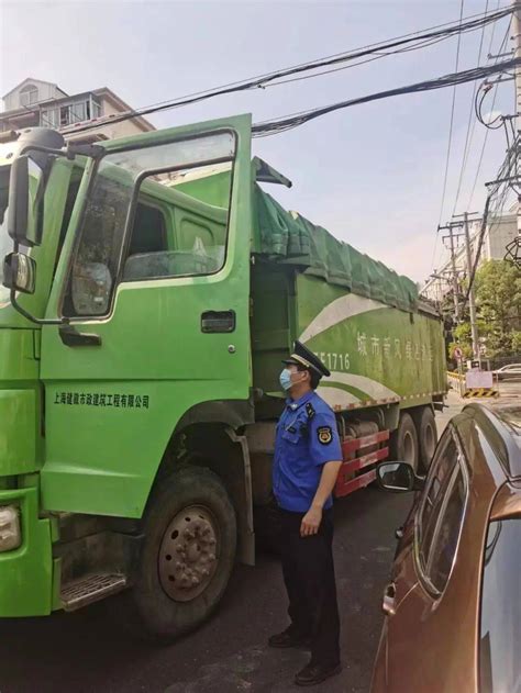 新执法新联动！普陀城警联合精准查处→ 垃圾 运输车 工程