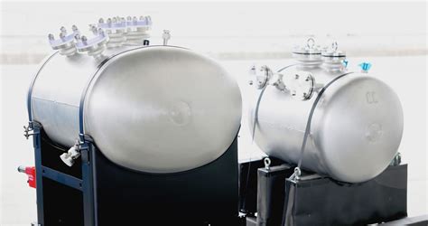 トヨタ、楕円形状の液体水素タンク 耐久レースで初採用 航続距離が5割増｜自動車メーカー｜紙面記事