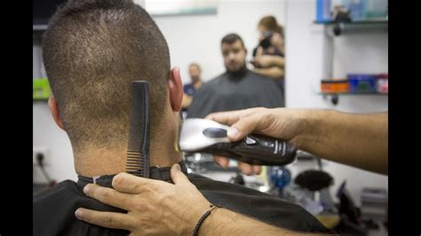 Der Kuaför aus der Keupstraße (2015) Trailer, deutsch - YouTube