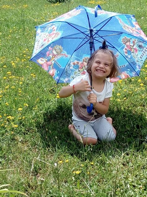 Родители на деца с увреждания с подкрепа към бедни семейства Added A New Родители на деца с