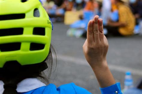 နိုဝင်ဘာ ၂၈ရက် ထိပ်တန်းသတင်းများ စစ်ကြောင့်ရပ်ထားရတဲ့ မောင်တောနယ်စပ်ကုန်သွယ်ရေး ပြန်လုပ်နိုင