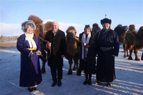 ХБНГУ ын Ерөнхийлөгч Ф В Штайнмайэр гэргийн хамт монгол айлд зочлов