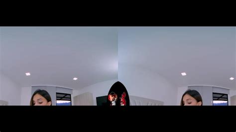 Vrlatina 令人惊叹的娇小latina Vr性爱体验