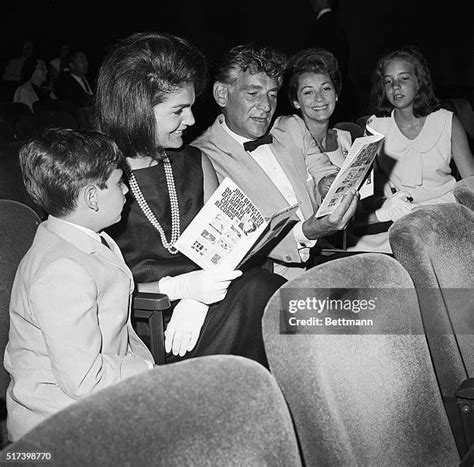 De Leonard Bernstein Photos And Premium High Res Pictures Getty Images