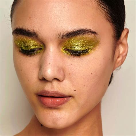13 Best Glitter Eyeshadows And Eyeliners Tested And Reviewed 2023