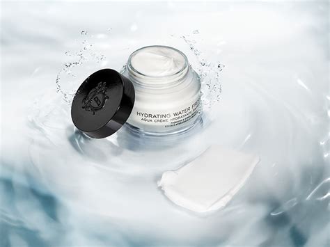 Bobbi Brown 高保濕超水感凝霜 形象圖 2 KEEDAN