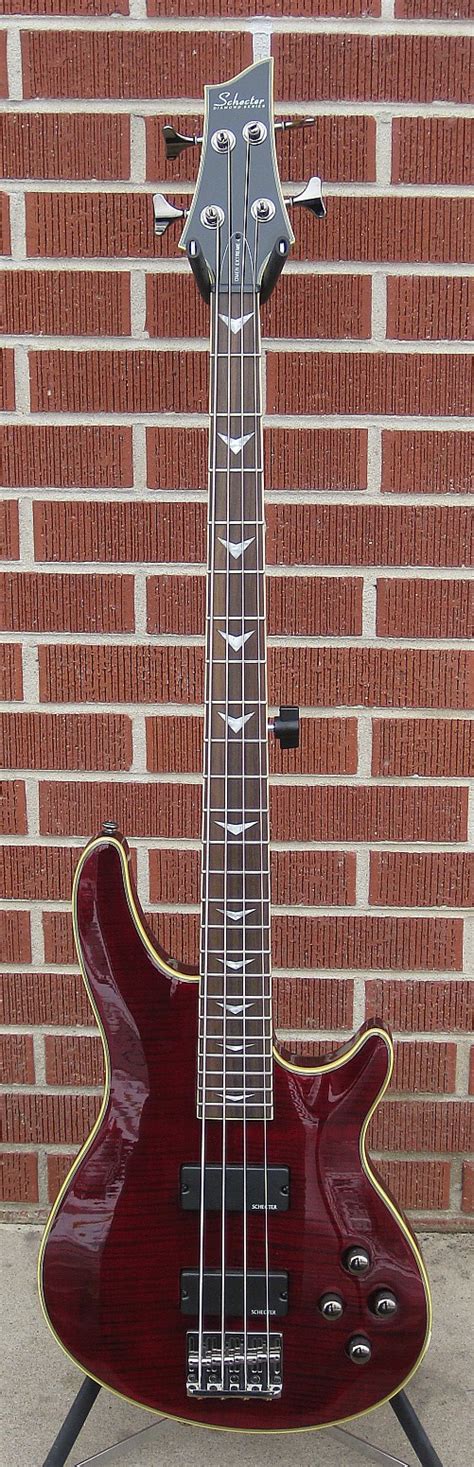Schecter Diamond Series Omen Extreme 4 Black Cherry 4 String Electric