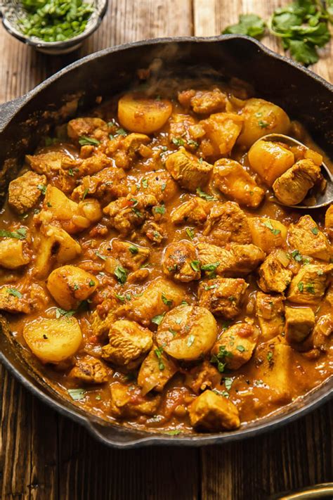 Easy Chicken Curry With Potatoes Vikalinka
