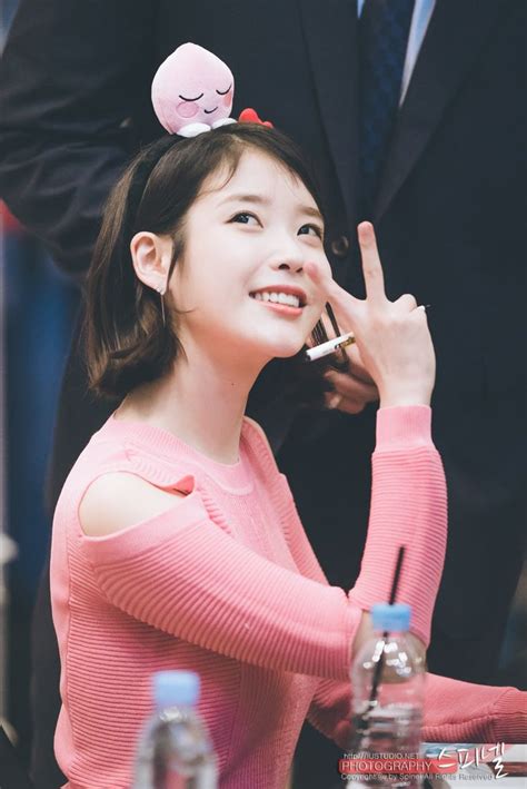 170430 코엑스 팬사인회 아이유 직찍 by 스피넬 아이유스튜디오 Iu 可愛い 可愛い 李知恩