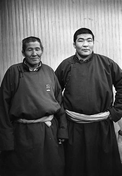 Харьцуулалт Бадмаанямбуугийн Бат Эрдэнэ аваргын охин Б Бурмаа Сайхан өвөө аав хоёр эрдэнэ