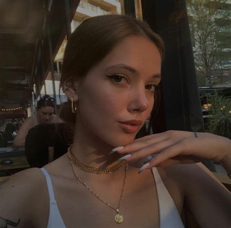 Beyza Varan Scrolller