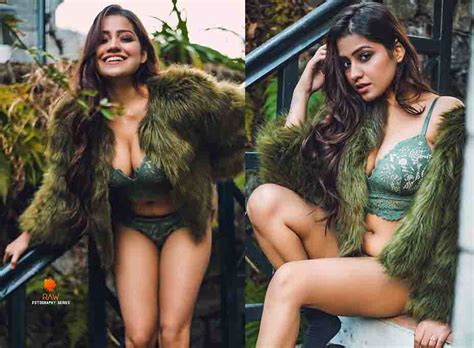 Sexiest Bikini Photos Of Simran Kaur Filmy19