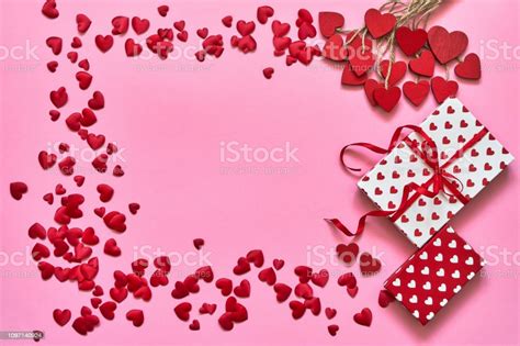 발렌타인 데이 배경입니다 빨간 하트와 핑크 배경에 선물 상자 복사 공간 평면도 0명에 대한 스톡 사진 및 기타 이미지 0명 개념 공휴일 Istock