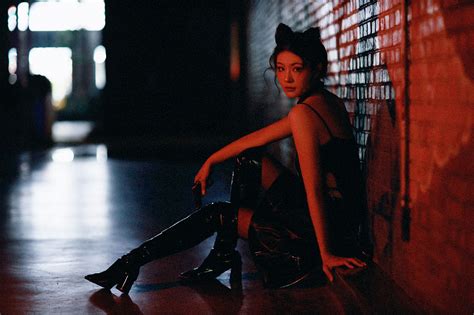 在城市的夜色穿行🌃做一只性感又有正义感的猫女白兔糖写真馆 站酷zcool