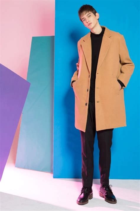 플레이어 이에스녹턴 코트 룩북 스트릿 스트릿패션 데일리룩 패션 코디 스타일 오오티디 추천 좋아요 공유 추천 커플 커플룩 Fashion