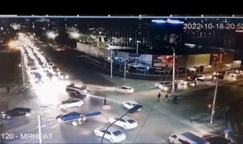 ТЦА Ланд 80 автомашин унаж зорчигч эмэгтэй гэмтсэн