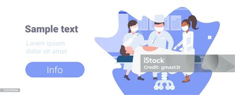 수술 실 작업 중 테이블에 누워 인종 외과 의사 팀을 둘러싼 환자를 혼합 작업 룸 복사 공간 수평 평면 전체 길이 외과 의사에 대한 스톡 벡터 아트 및 기타 이미지 Istock