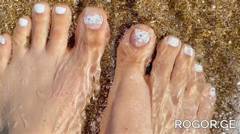 როგორია მოდური პედიკიური 2024 წლის ზაფხულისთვის ტენდენციები ელეგანტური გოგონებისთვის Rogor Ge