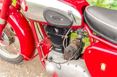 Lot 17 1959 Bsa B31