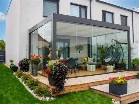 Outdoor Patio Plexiglass Enclosure