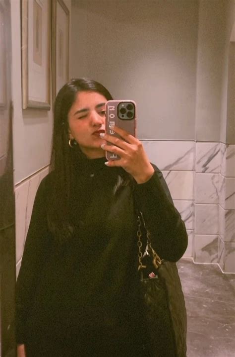 Pin By Nimisha Neha On ♥somya Gupta♥ Dresses With Sleeves Long