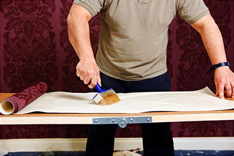 Как клеить обои технология