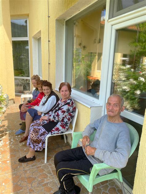 Дом за стари хора с деменция Резиденция за възрастни Карамел