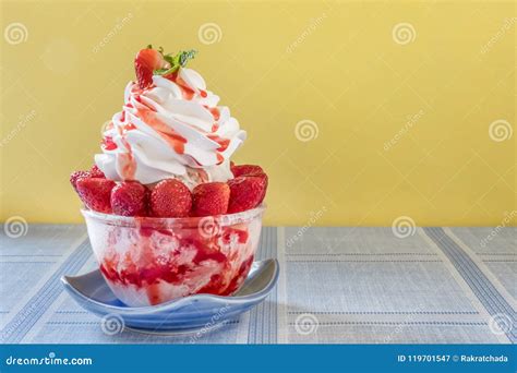Korean Shaved Ice Dessert Stock Image Image Of Delicious 119701547