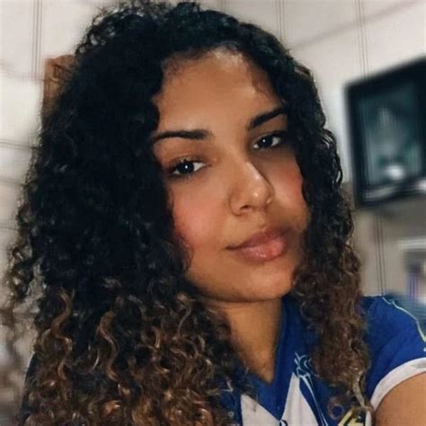 Isabellegc Threads Say More