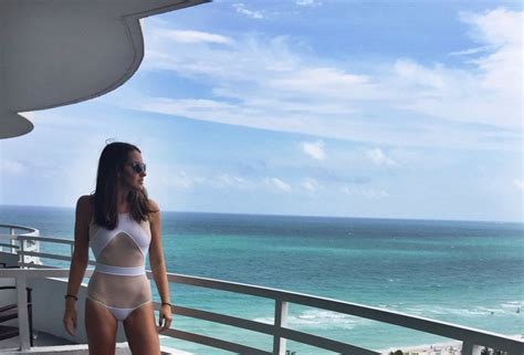 Rich And Hot Porn Pic