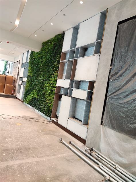 Jio Mall Bkc Ruby Metal