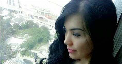 Cerita Dewasa Gairah Nafsu Tante Resya Lendir Galeri