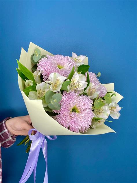 Альстромерия и хризантема одноголовая Небольшие цветочные композиции Цветник план Цветочные