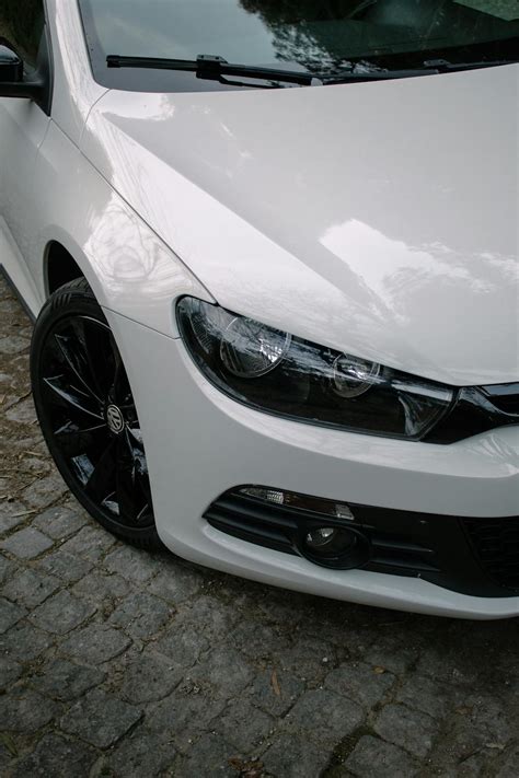 거리 거리 장면 거리 주차 검은 색 테두리 고급 승용차 고급차 교통 도로 도시 거리 도시 생활 도시 설정