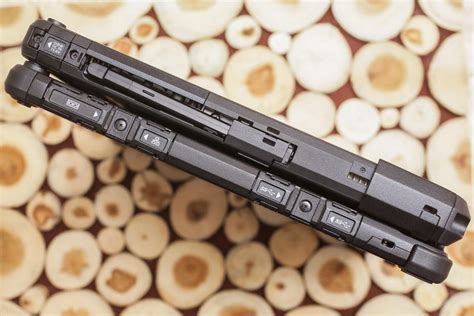 Panasonic Toughbook Cf 33 Review The One Time Being Big And Bulky Is What You Want Cnet